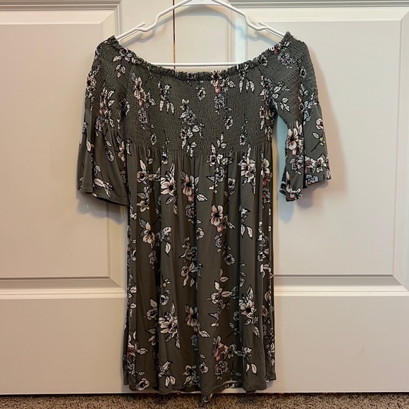 Rewind | Dresses | Sm Rewind Offtheshoulder Gray Floral Dress | Poshmark
